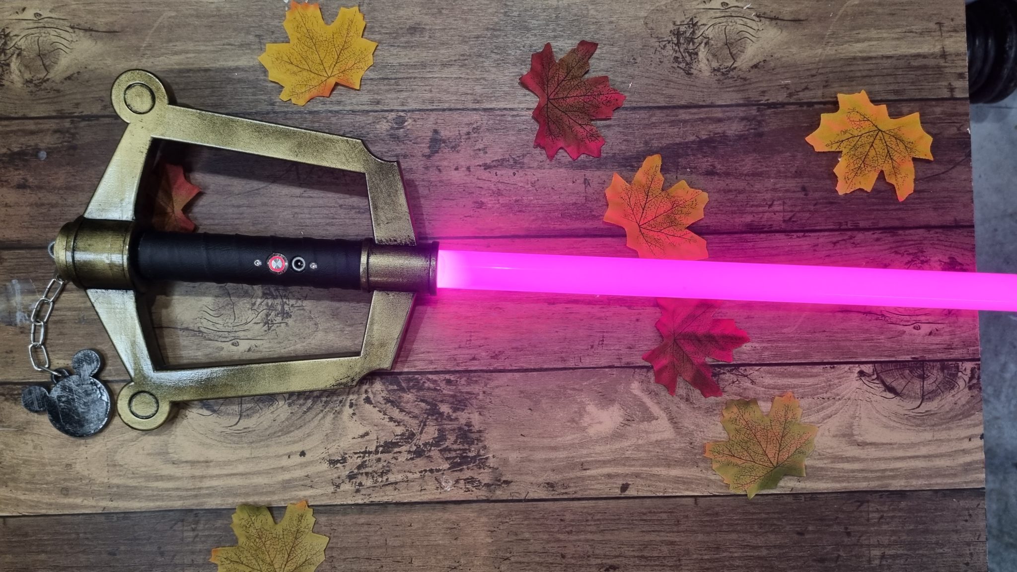 Keyblade Lightsaber - Tethan Props